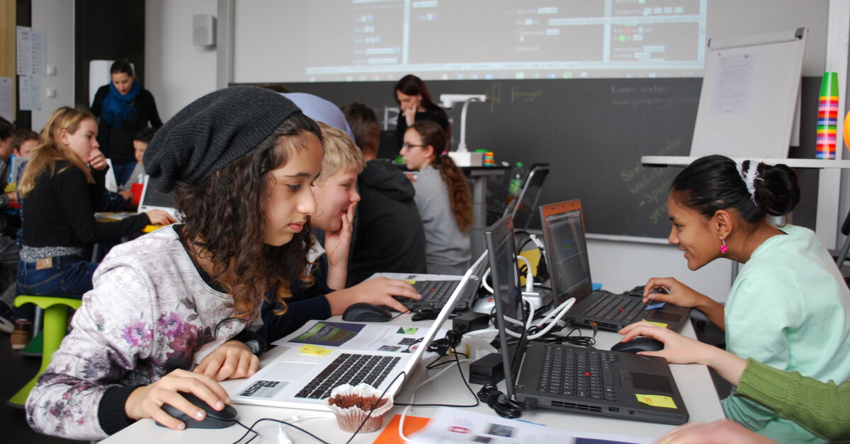 Swiss Computer Science Education Week 2016: Programmierstunden für über ...