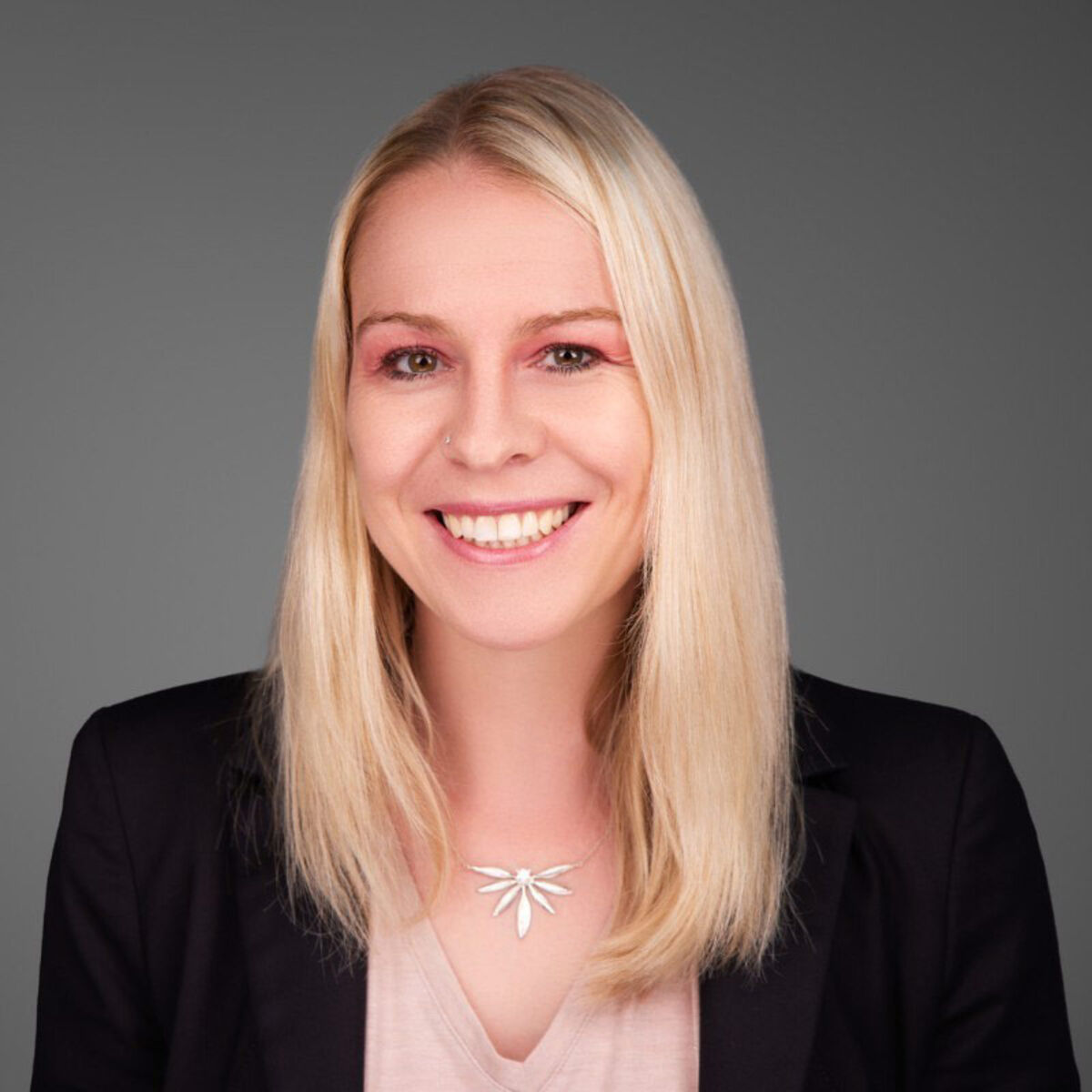 Der neue digital CFO as a Service mit Isabelle Weber | Presseportal ...