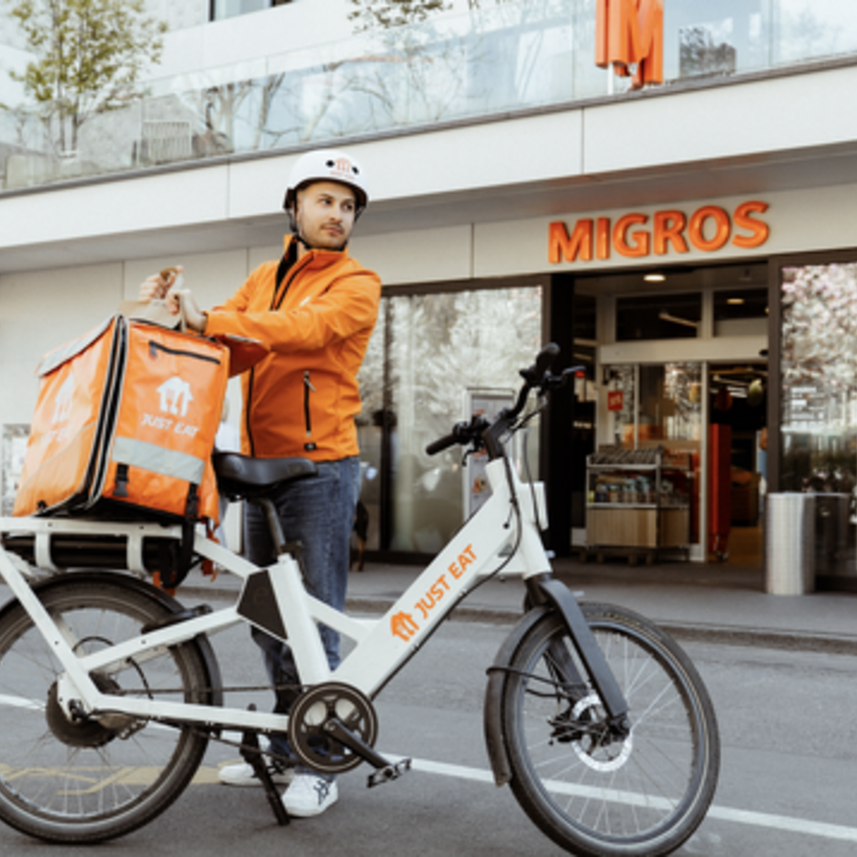 Meilenstein im Schweizer Detailhandel: Just Eat liefert neu über 10’000 ...
